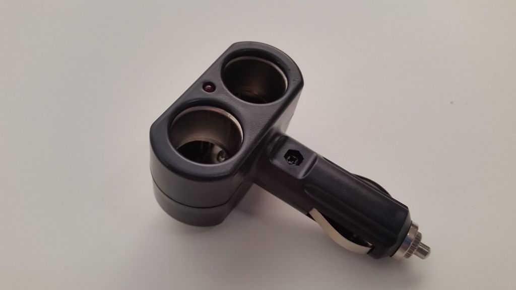 2-way socket 12/24V 15 amp » Convoy Mail